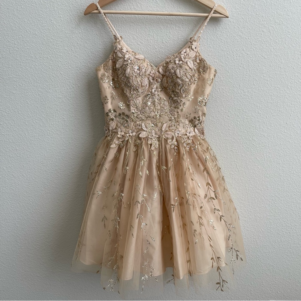 Dancing Queen Gold Beige Floral Glitter Tinker Bell F… - Gem